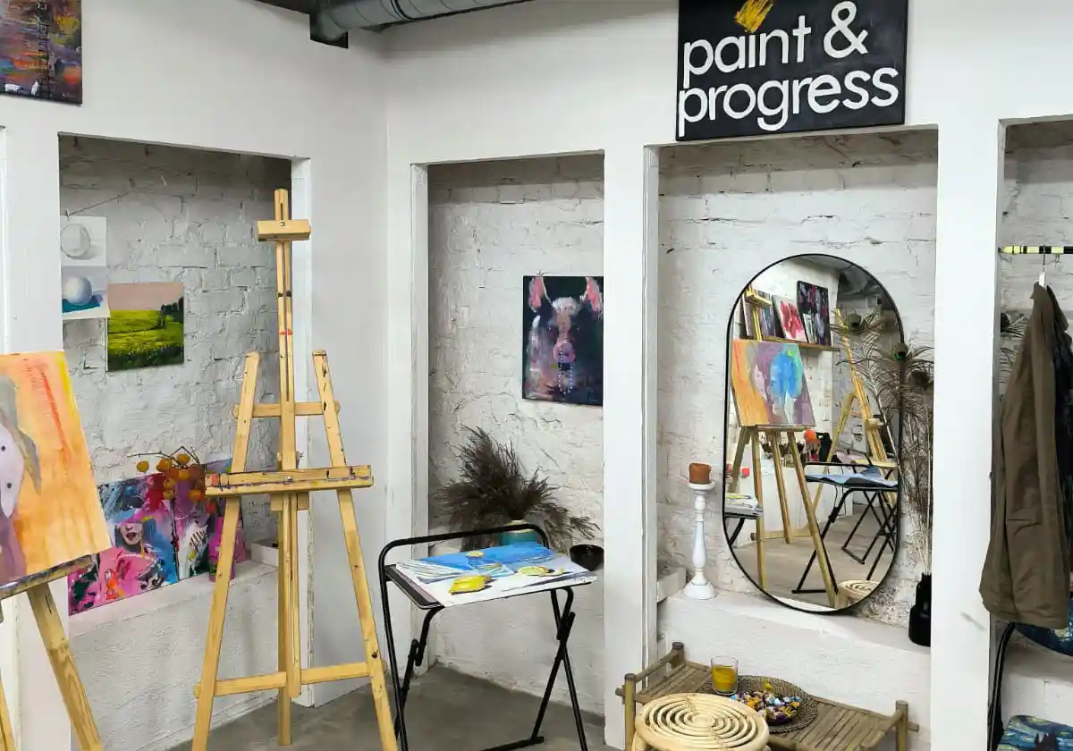 A day at Paint & Progress studio - paintnprogress.art